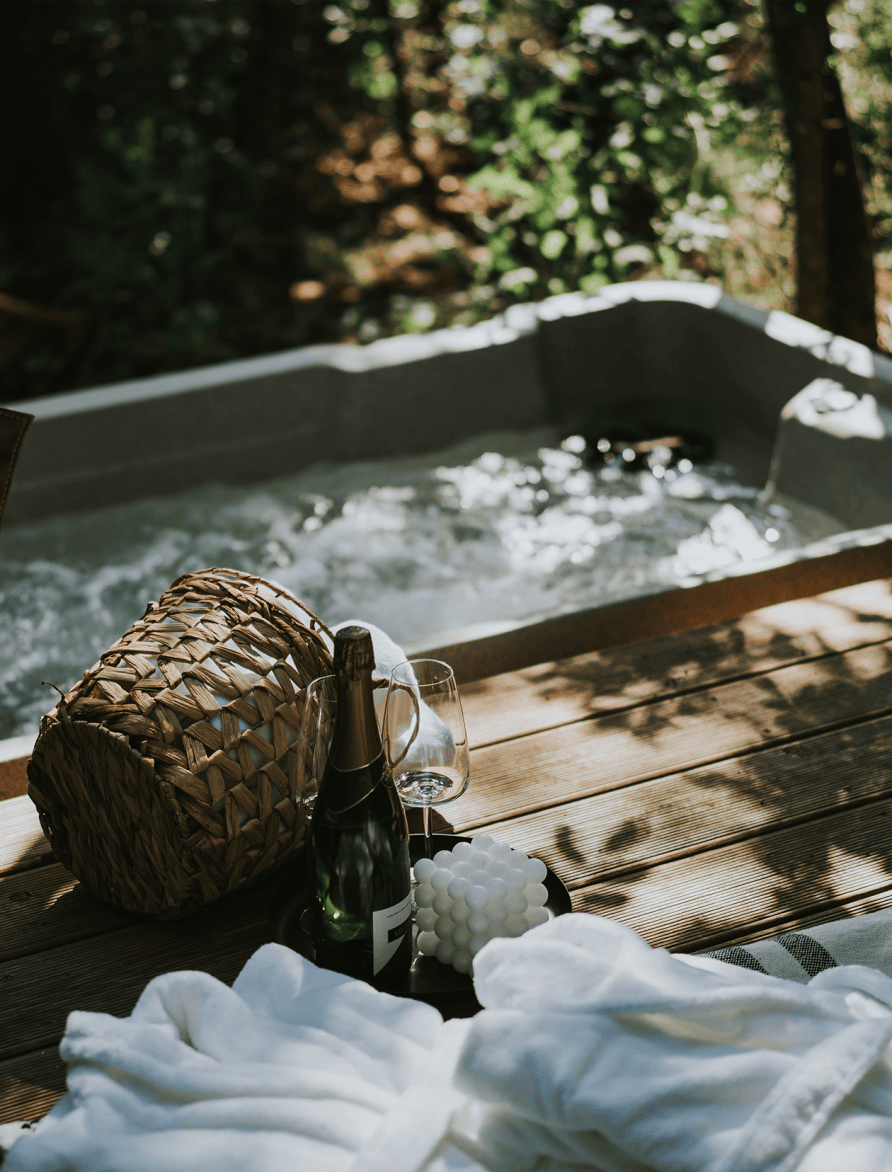 Slowood Cabins - Lelassulás a Balatoni, Erdei Kabinodban